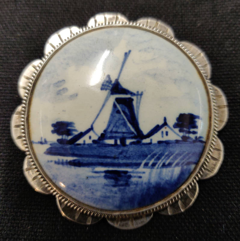 Delft Silver Brooch – Antique Furniture Glasgow