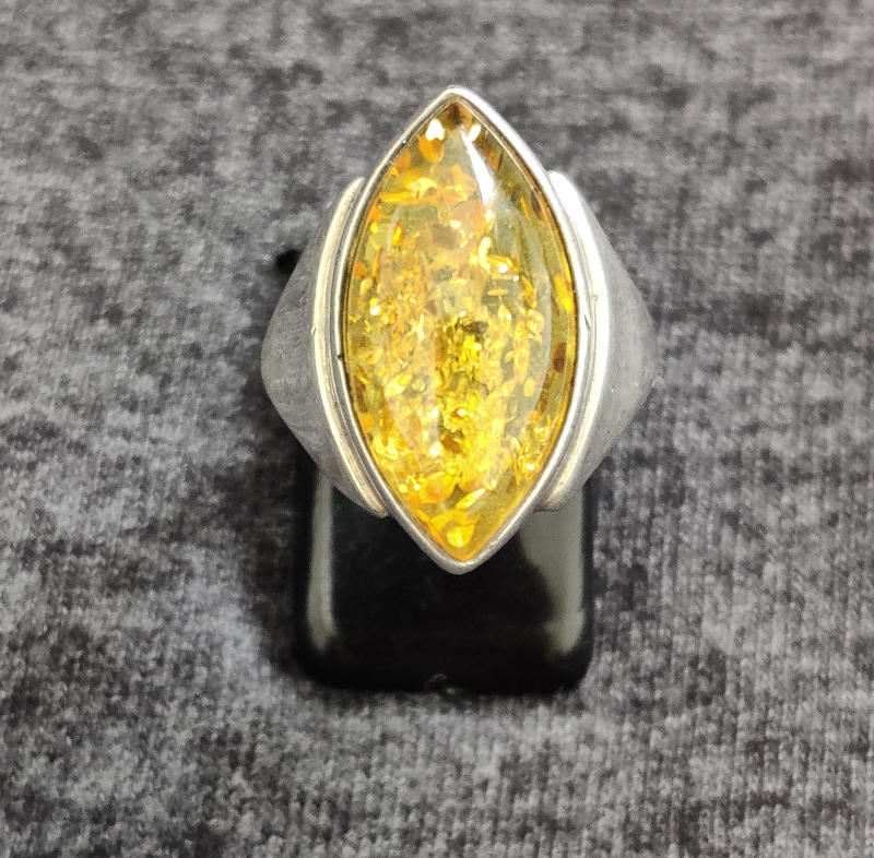 Chunky Amber Ring - Antique Furniture Glasgow